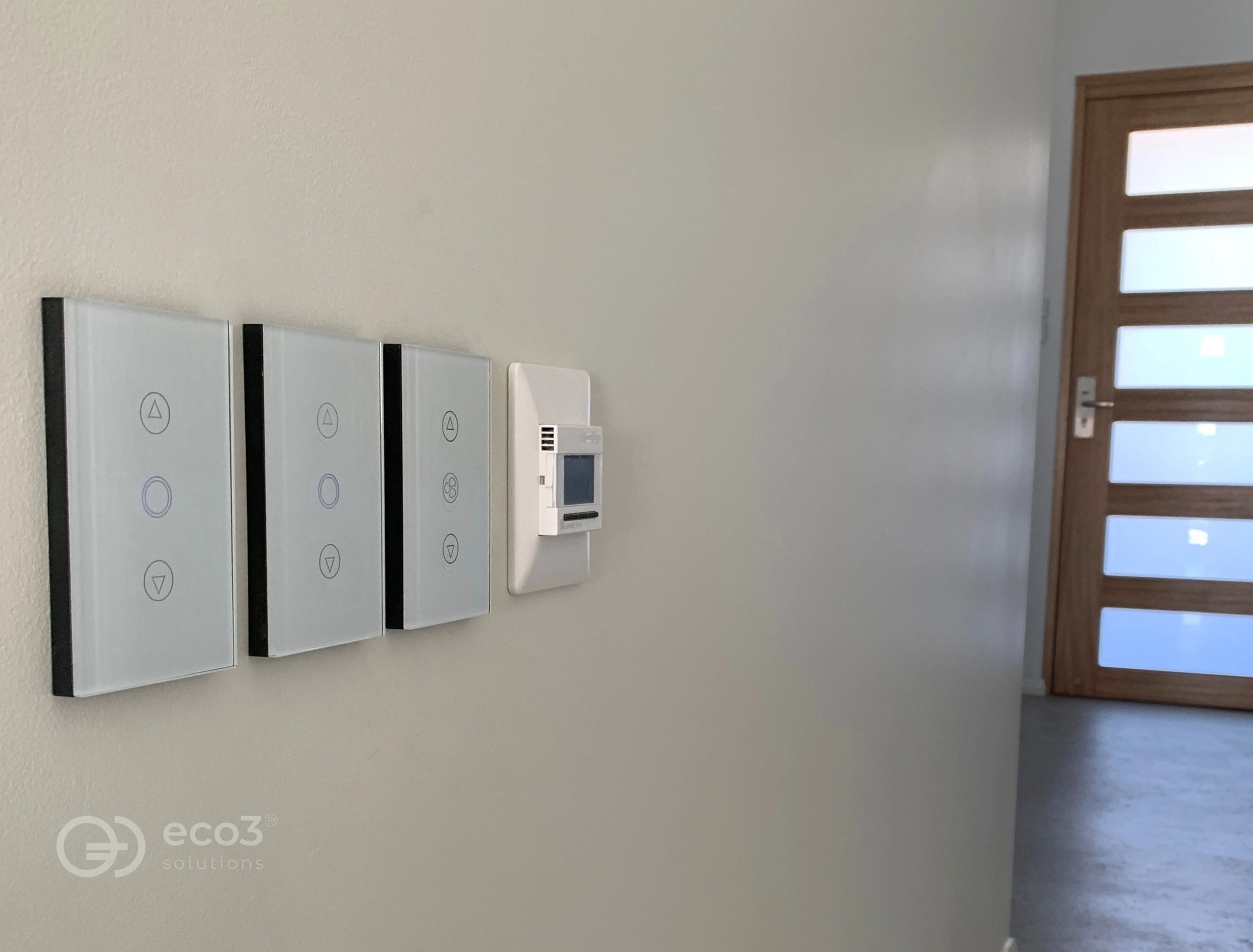 Vertical installation of eco3™ smart home switches