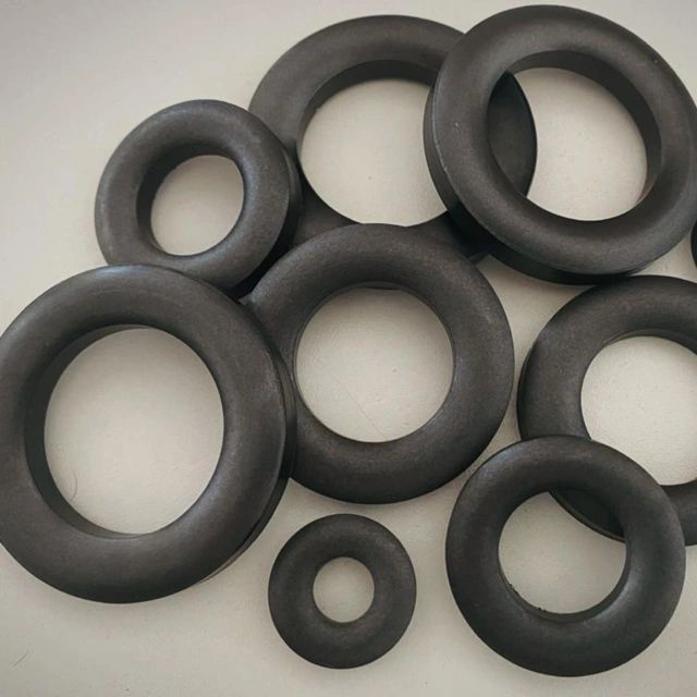 Die-Moulded Graphite Rings