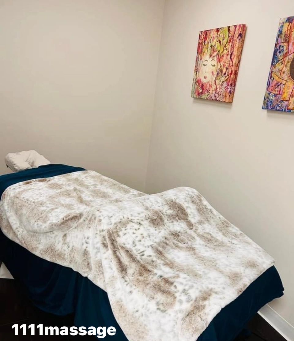 1111massage.com