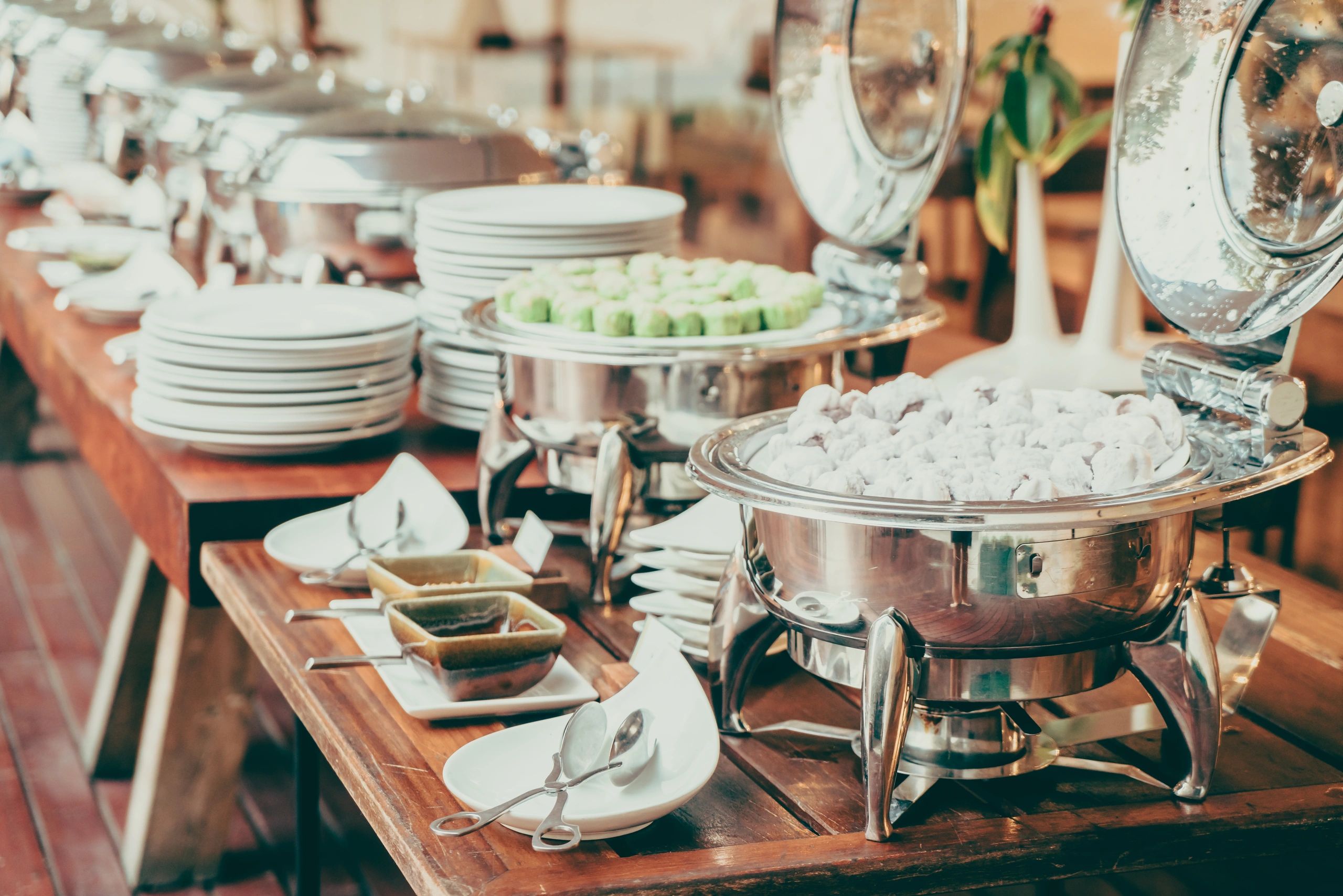 How to Ensure a Successful BBQ Event: Working with Catering Servi