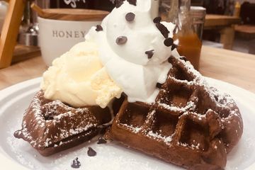 Waffles, Acai Bowl, Dessert - Waffle and Berry - Honolulu, Hawaii ...