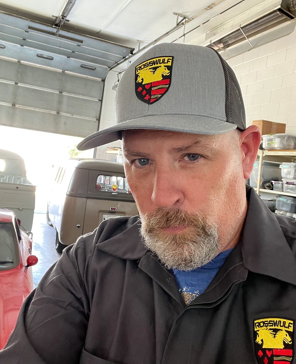 Ross Wulf Crest Adjustable Trucker Hat (Grey)