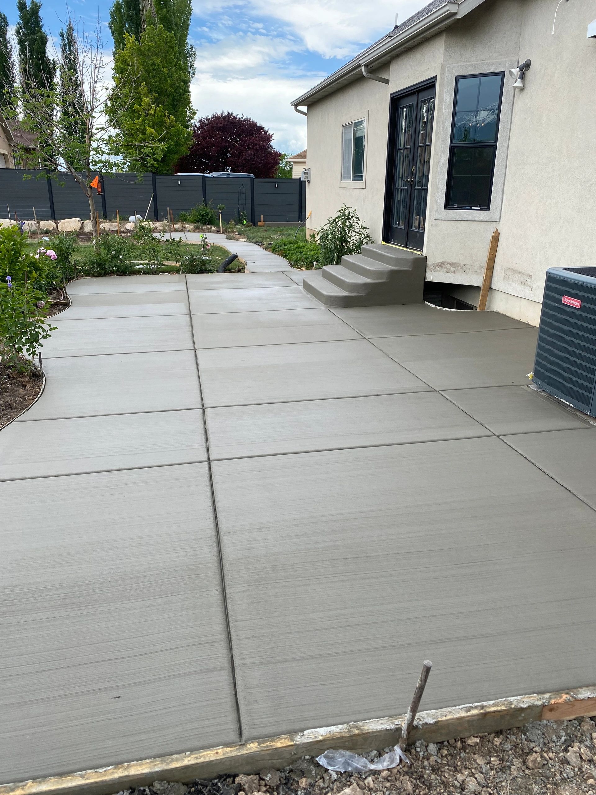 JH & MG CONCRETE LLC