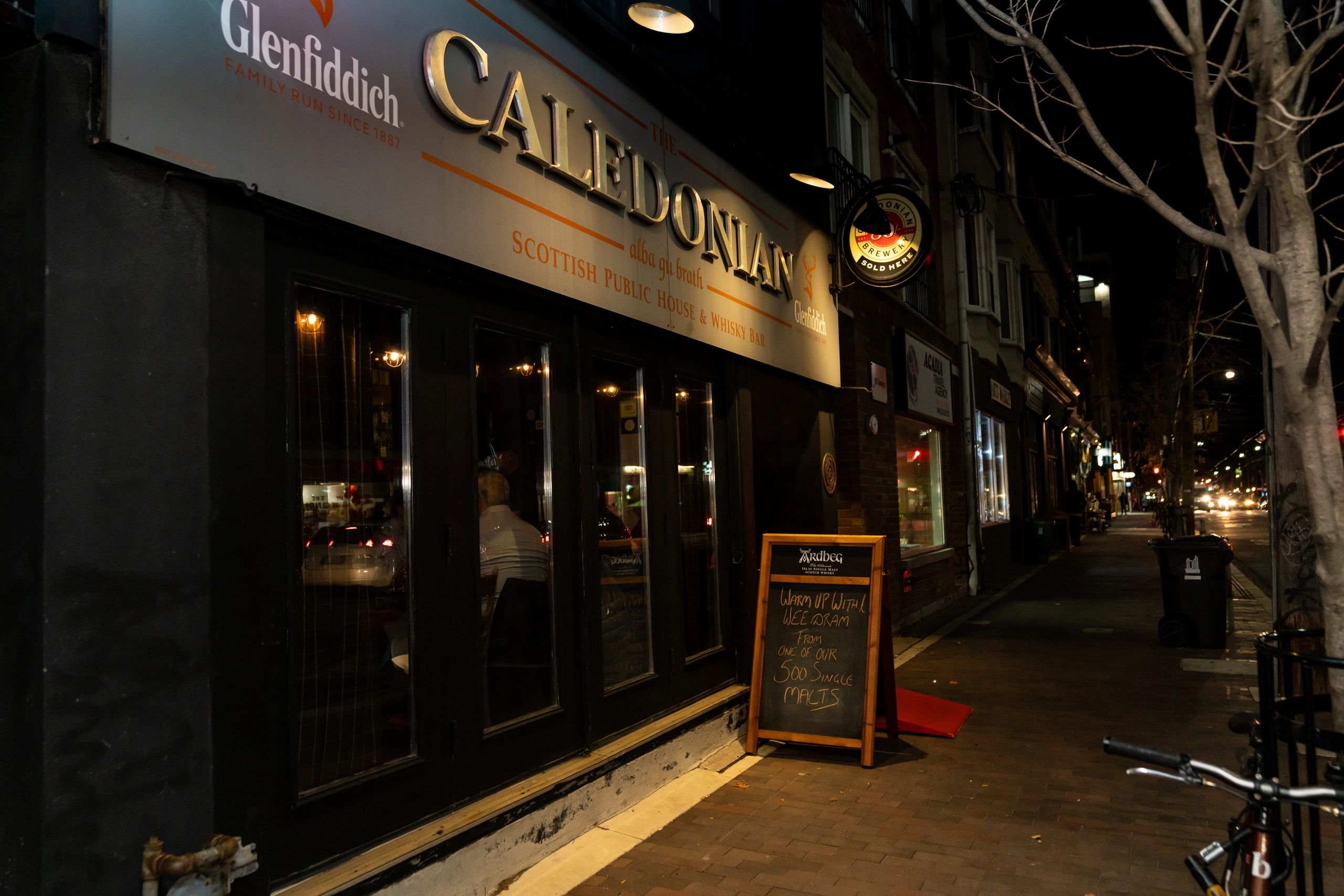 THE CALEDONIAN - Whisky Bar, Whisky Bar, Pub, Scottish