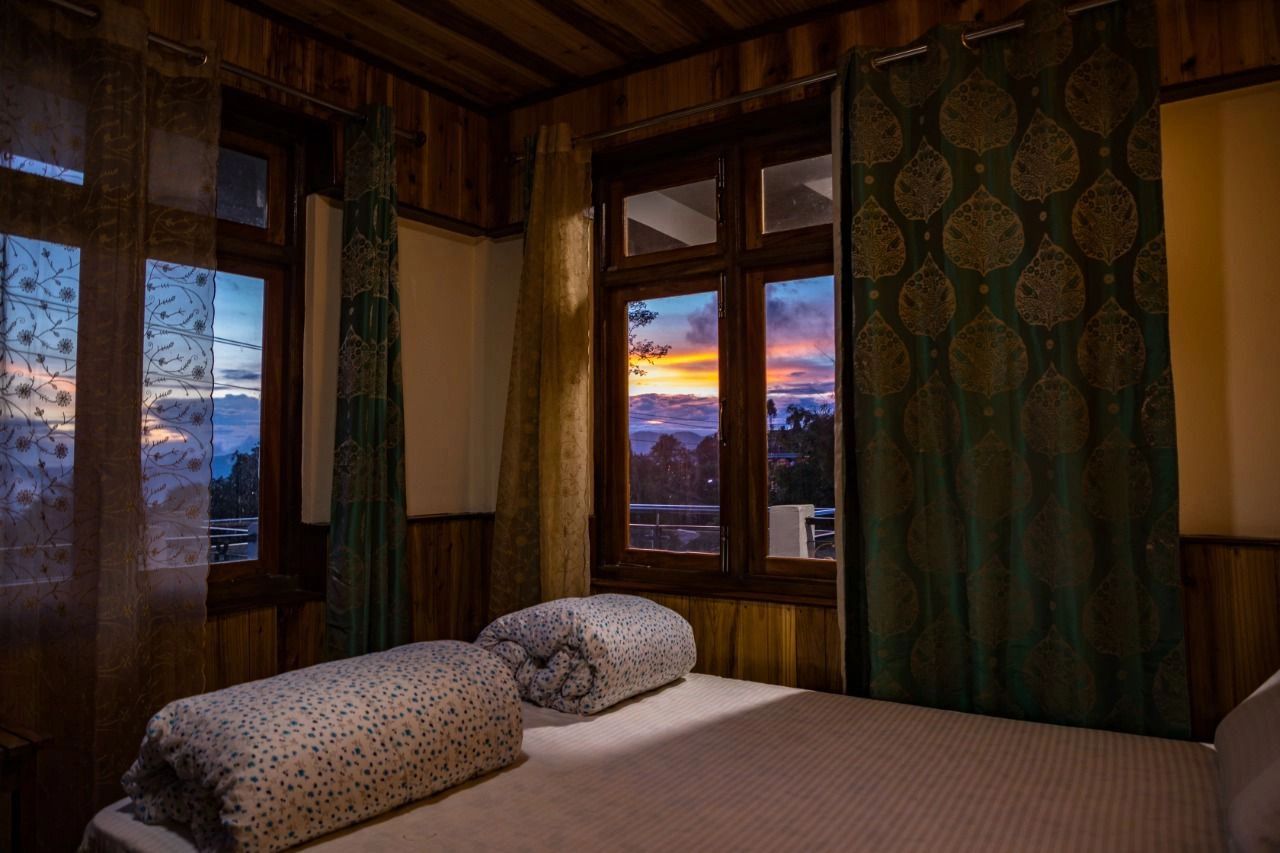 Hilltop Hideaway Inn