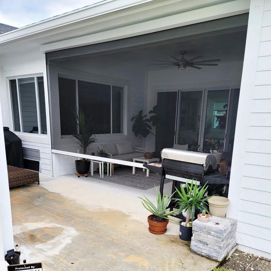 The Joy and Value of Motorized Screens in Baton Rouge