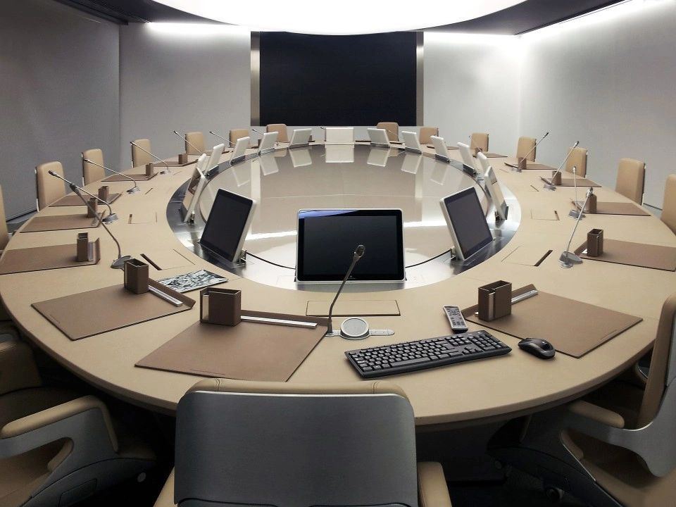 Essential of a Smart Meeting Room: Building a High-Tech Workspace