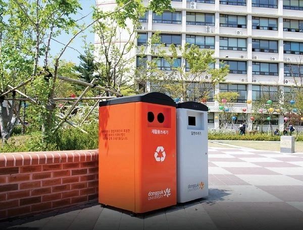 Smart Bins: Revolutionizing Waste Management for a Cleaner Future