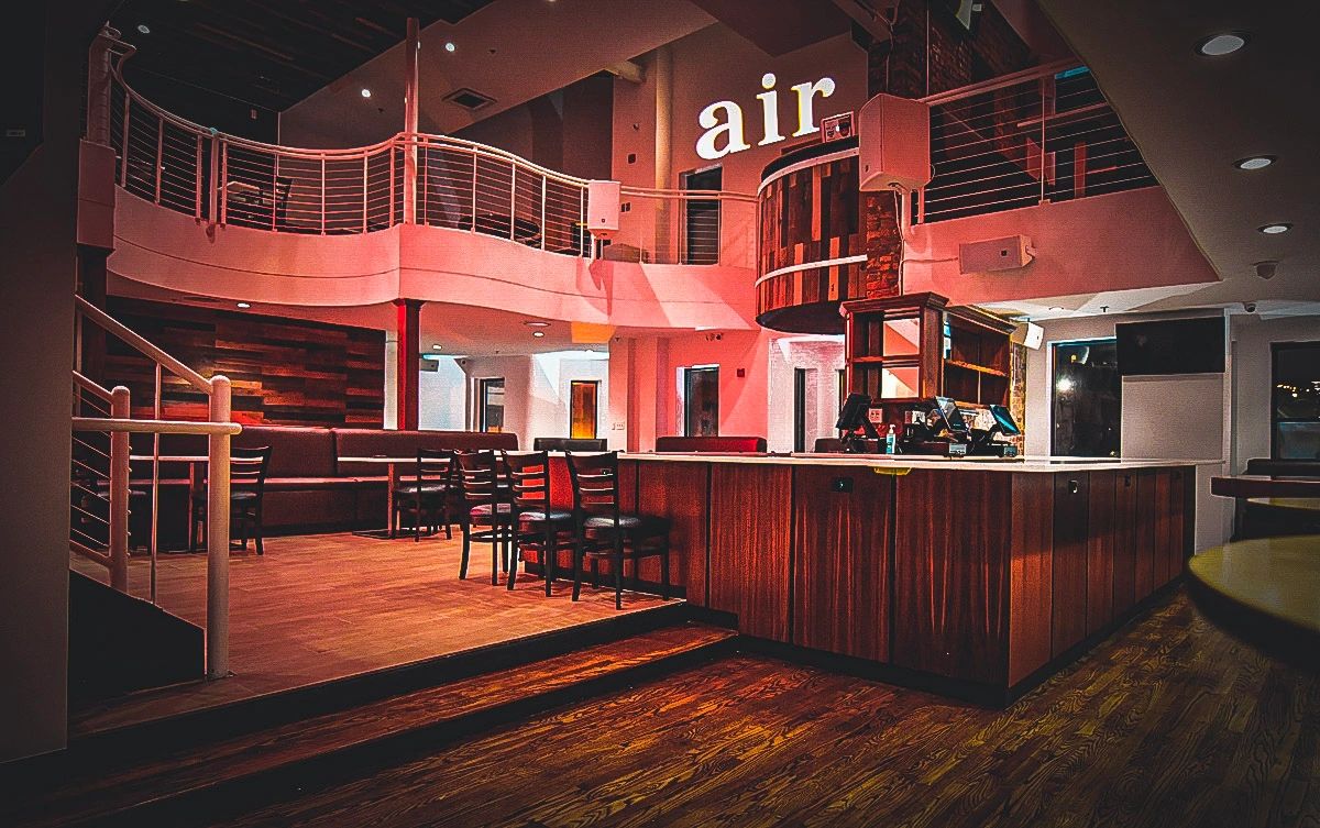 air | restauarant + lounge