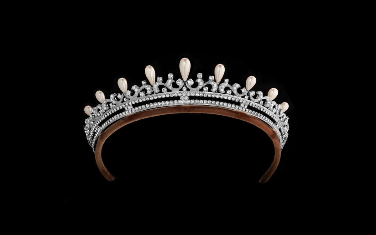 Nine Drop Pearl and Crystal Scroll Gallery Tiara