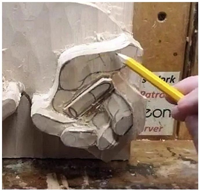 Video Tutorial "Redrawing Carved Off Artwork"