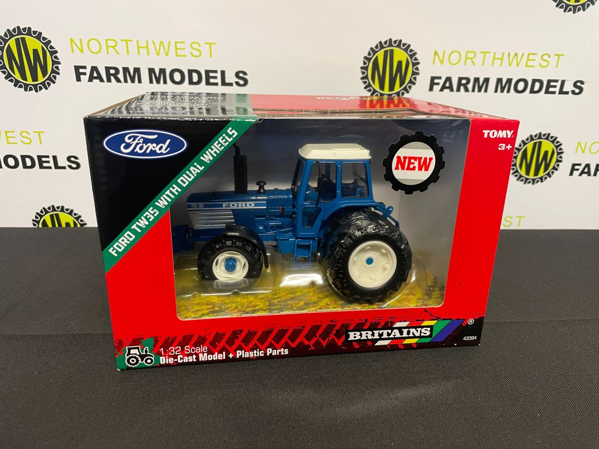 BRITAINS 43394 1:32 SCALE FORD TW35 WIH REMOVEABLE DUAL WHEELS