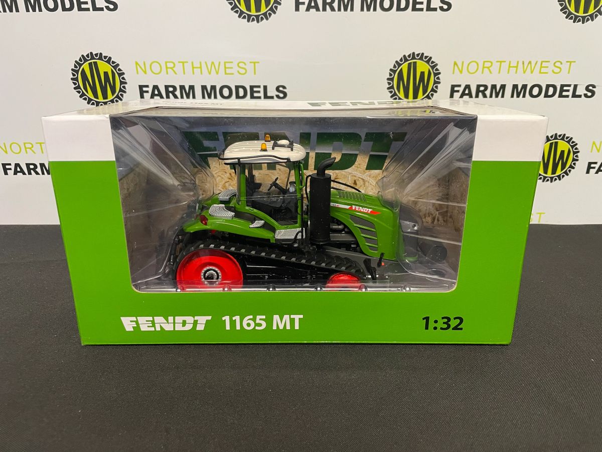 USK SCALEMODELS 1:32 SCALE FENDT 1165MT TRACKED TRACTOR