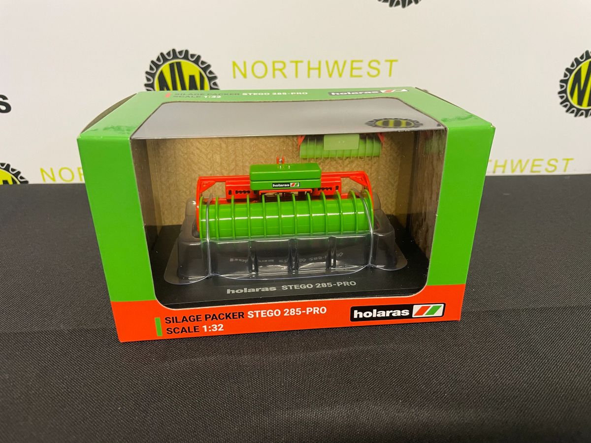 UNIVERSAL HOBBIES 6711 1:32 SCALE HOLARAS STEGO 285 PRO SILAGE PACKER ...
