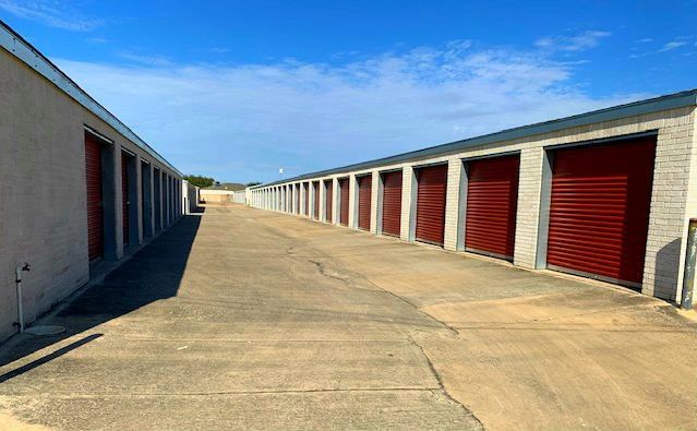 Self Storage - G Street Mini Storage - Floresville, Texas