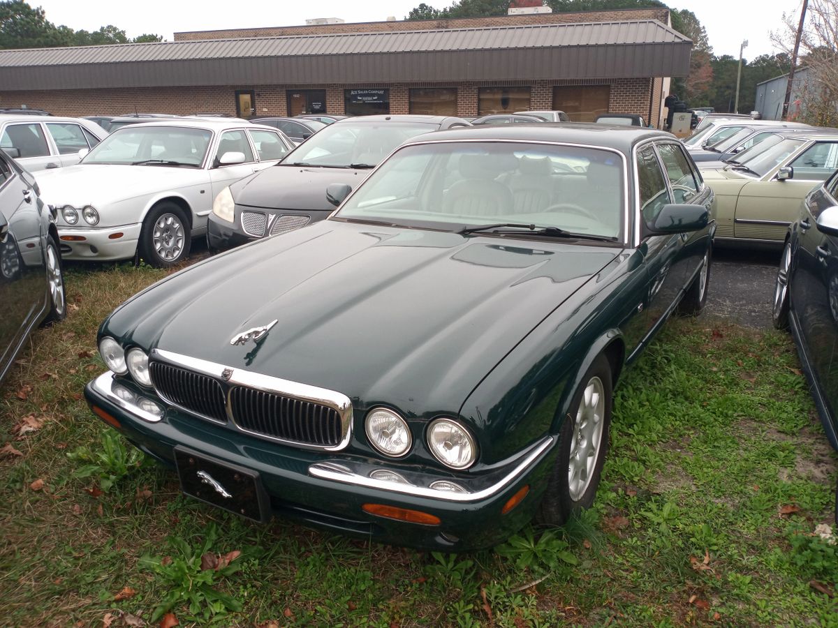 1998 JAGUAR XJ8 BRITISH RACING GREEN