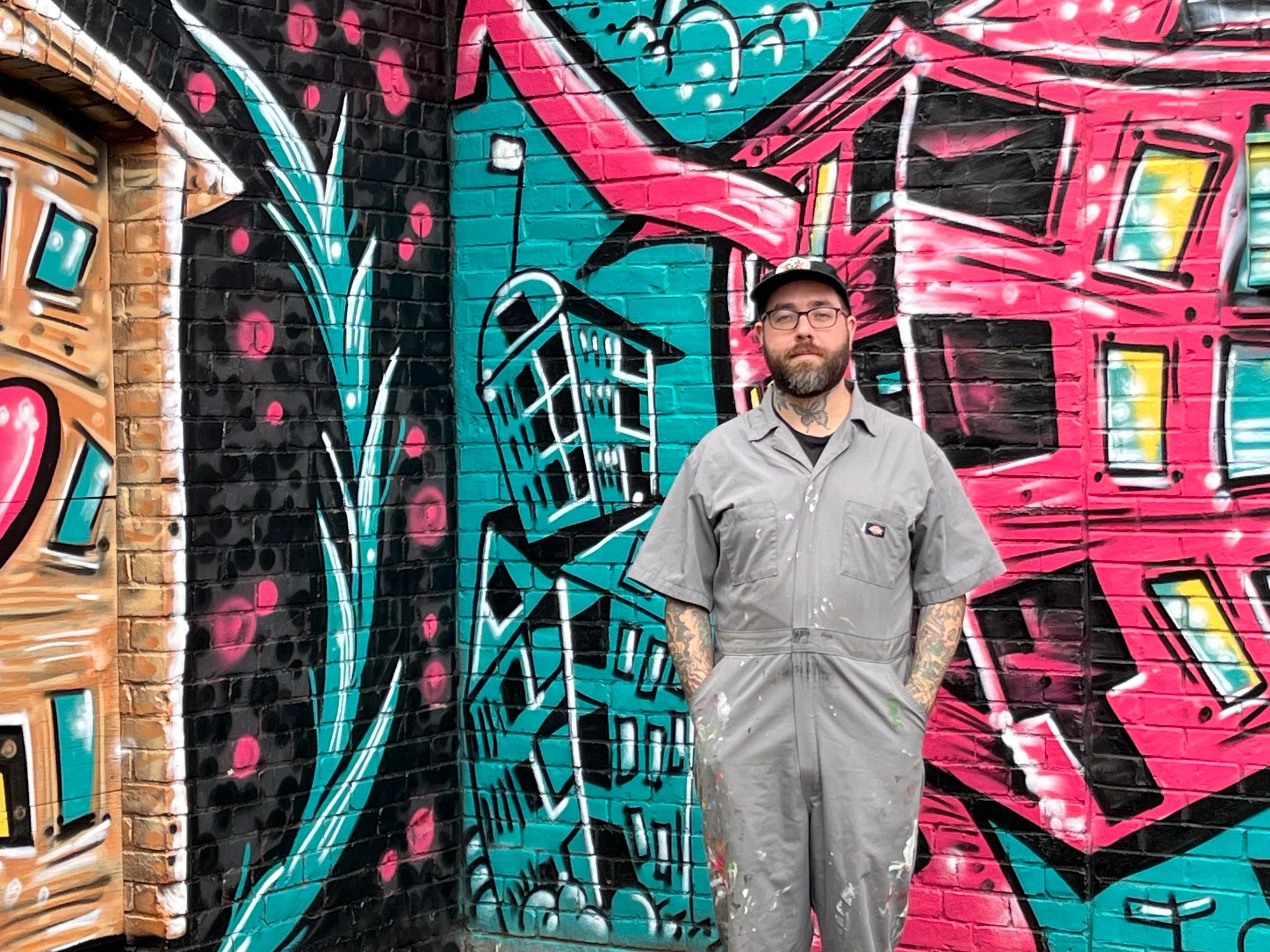 Worcester's three-deckers featured in new Kelley Square mural