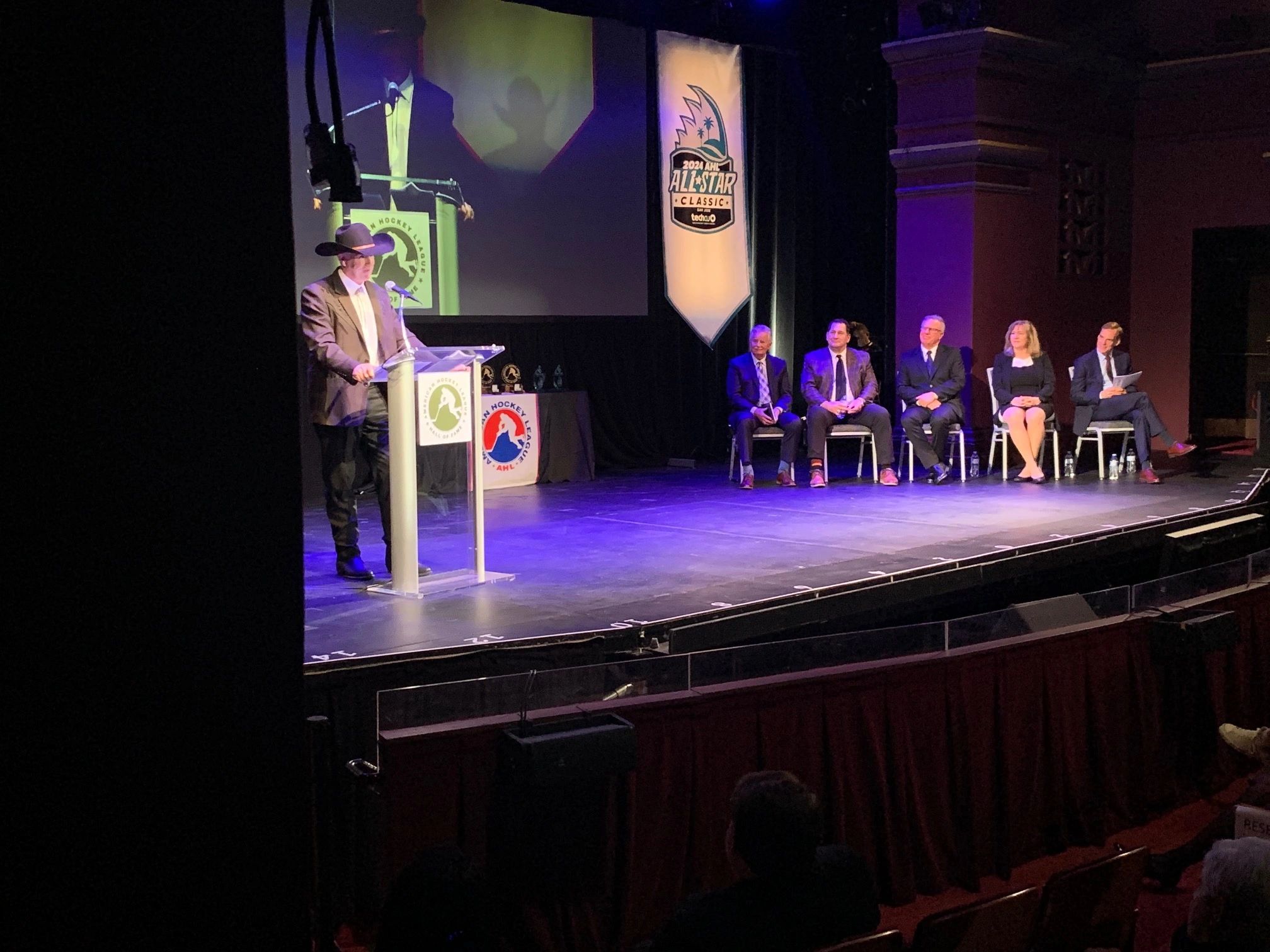 Worcester coach inducted into the AHL Hall of Fame