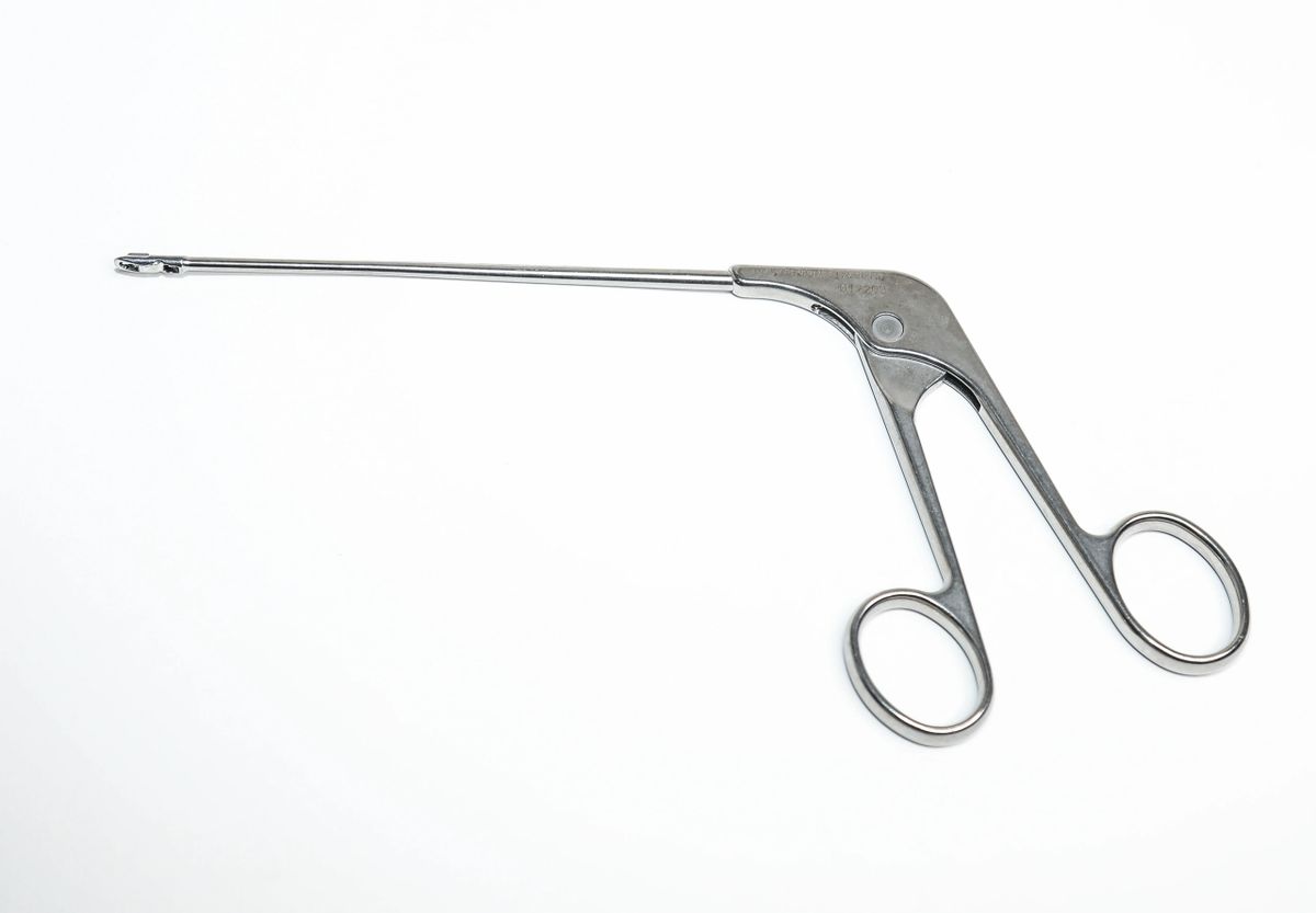 Acufex 012203 Posterior Punch Straight, 2.45mm tip, 4.0mm tip width