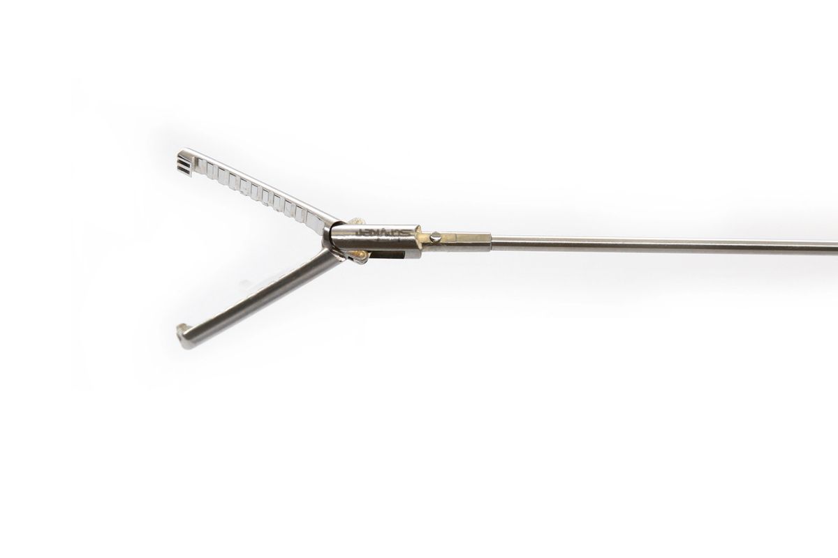 Stryker 250-080-697 Insert, 5mm x 33cm Retention Grasper, 2 x 3 teeth