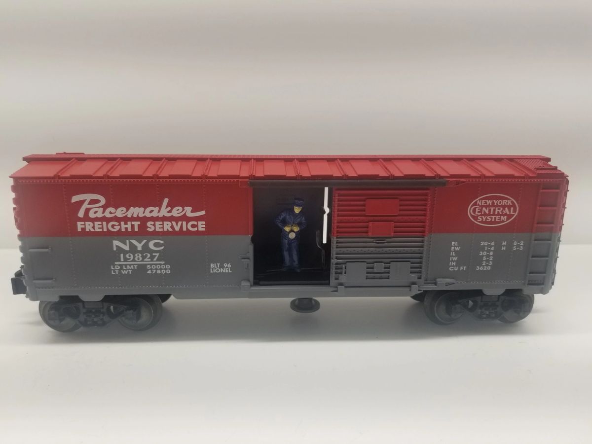 Lionel 6-19827 N.Y.C. Pacemaker Operating Boxcar
