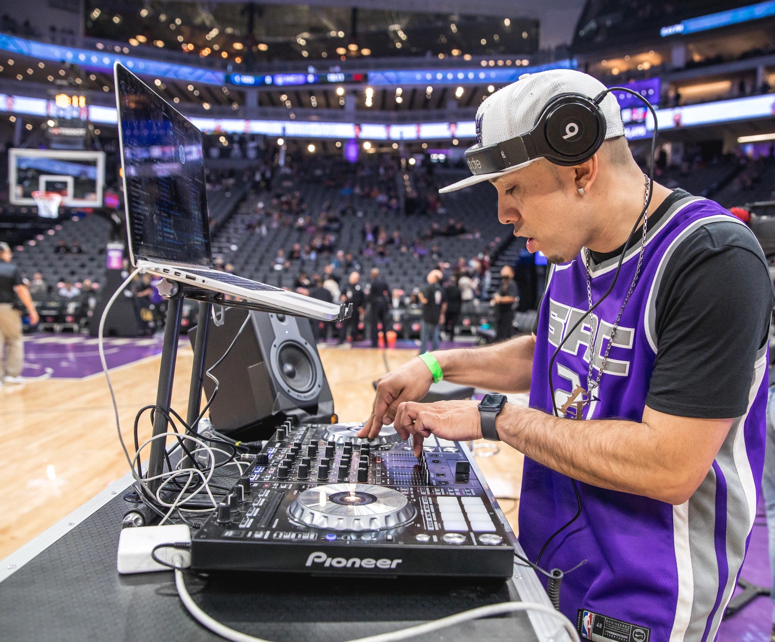 DJ Eddie Z - Sacramento Kings DJ, Dj, NBA Dj