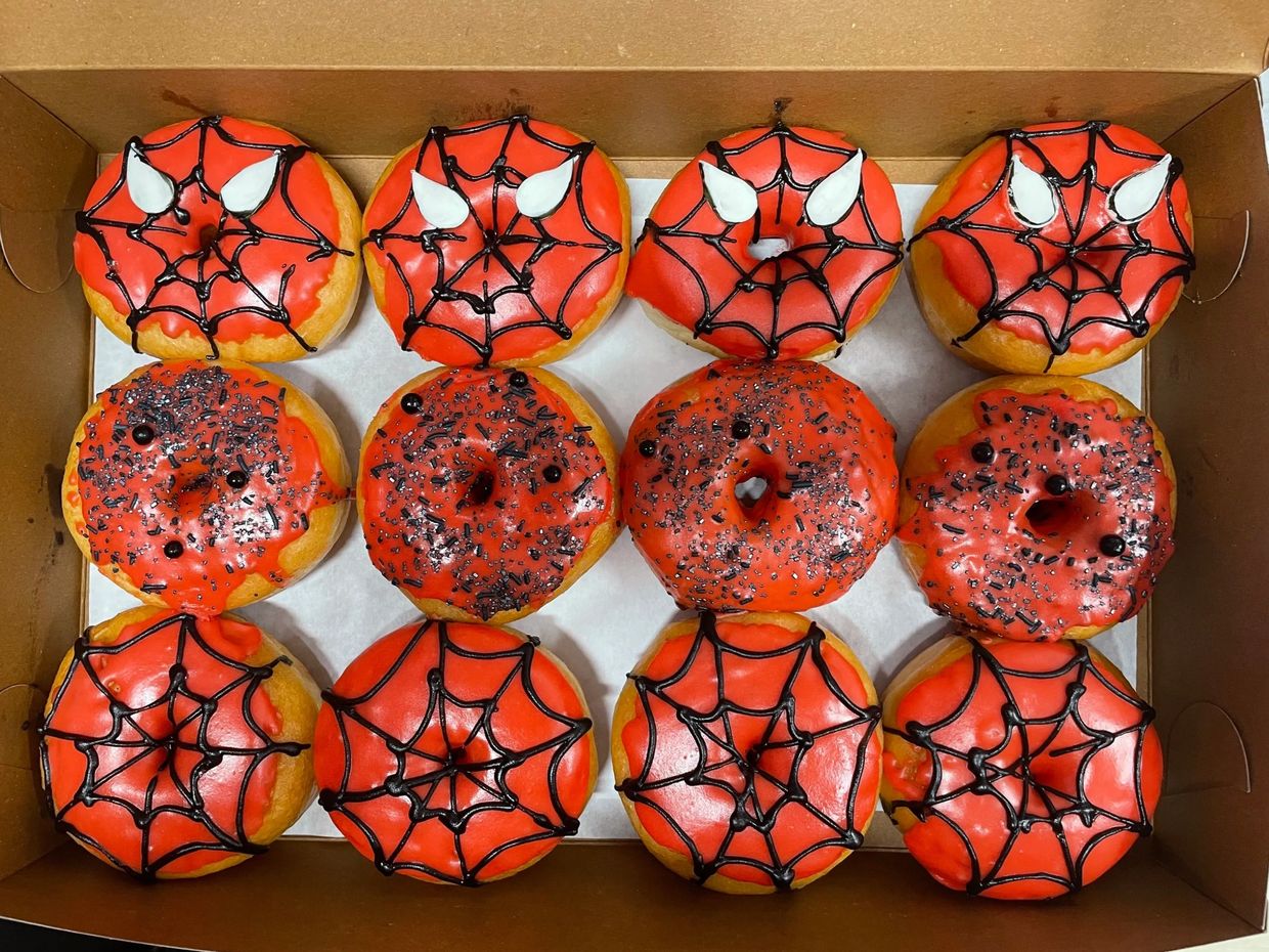 Custom Donuts and Cakes | The Donut Man