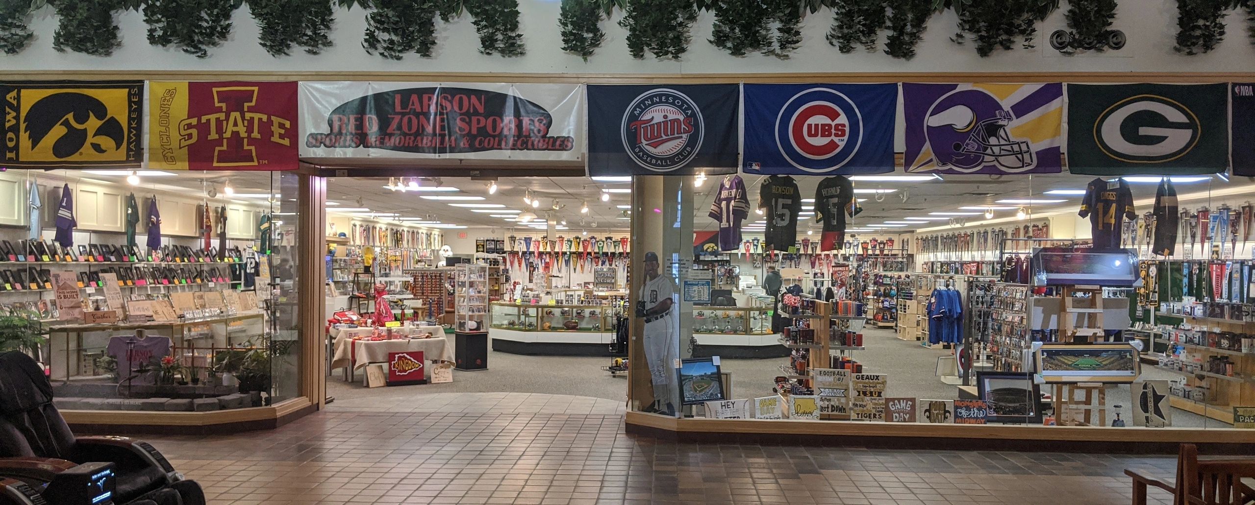 Larson Red Zone Sports - Collectibles - Mason City, Iowa