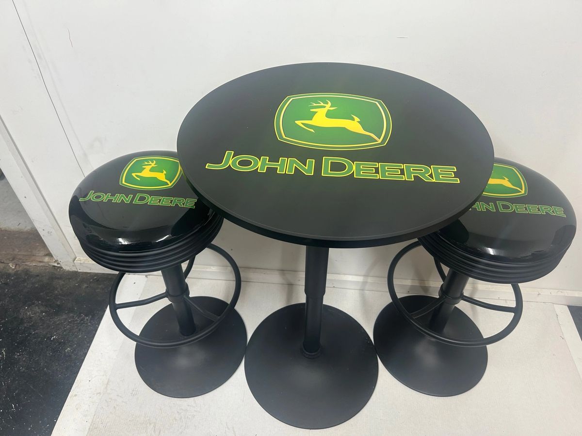 JOHN DEERE 2 STOOL & TABLE PACKAGE FULLY ADJUSTABLE