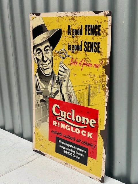 CYCLONE RING LOCK 600 MM X 400 MM METAL SIGN