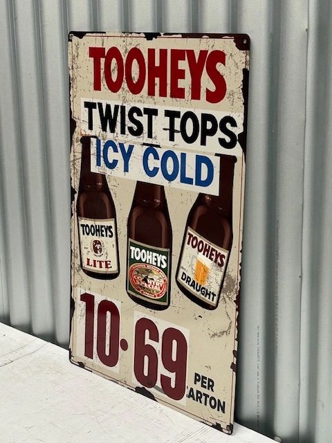 TOOHEYS DRAUGHT TWIST TOPS 600 MM X 400 MM METAL SIGN