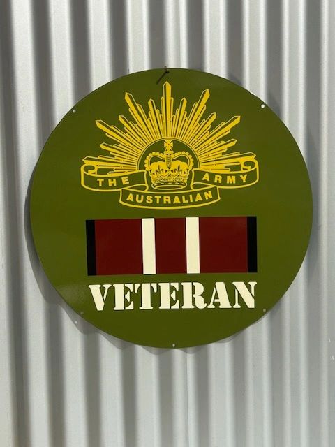 AUSTRALIAN ARMY VETERAN 560 MM ROUND METAL SIGN