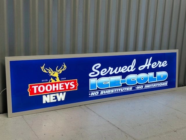 TOOHEYS NEW ICE COLD 1200 X 300 MM LRG FLAT HANGING LIGHT 240 VOLT