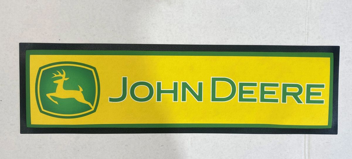 JOHN DEERE PREMIUM RUBBER BACKED BAR RUNNER 880 MM X 250 MM