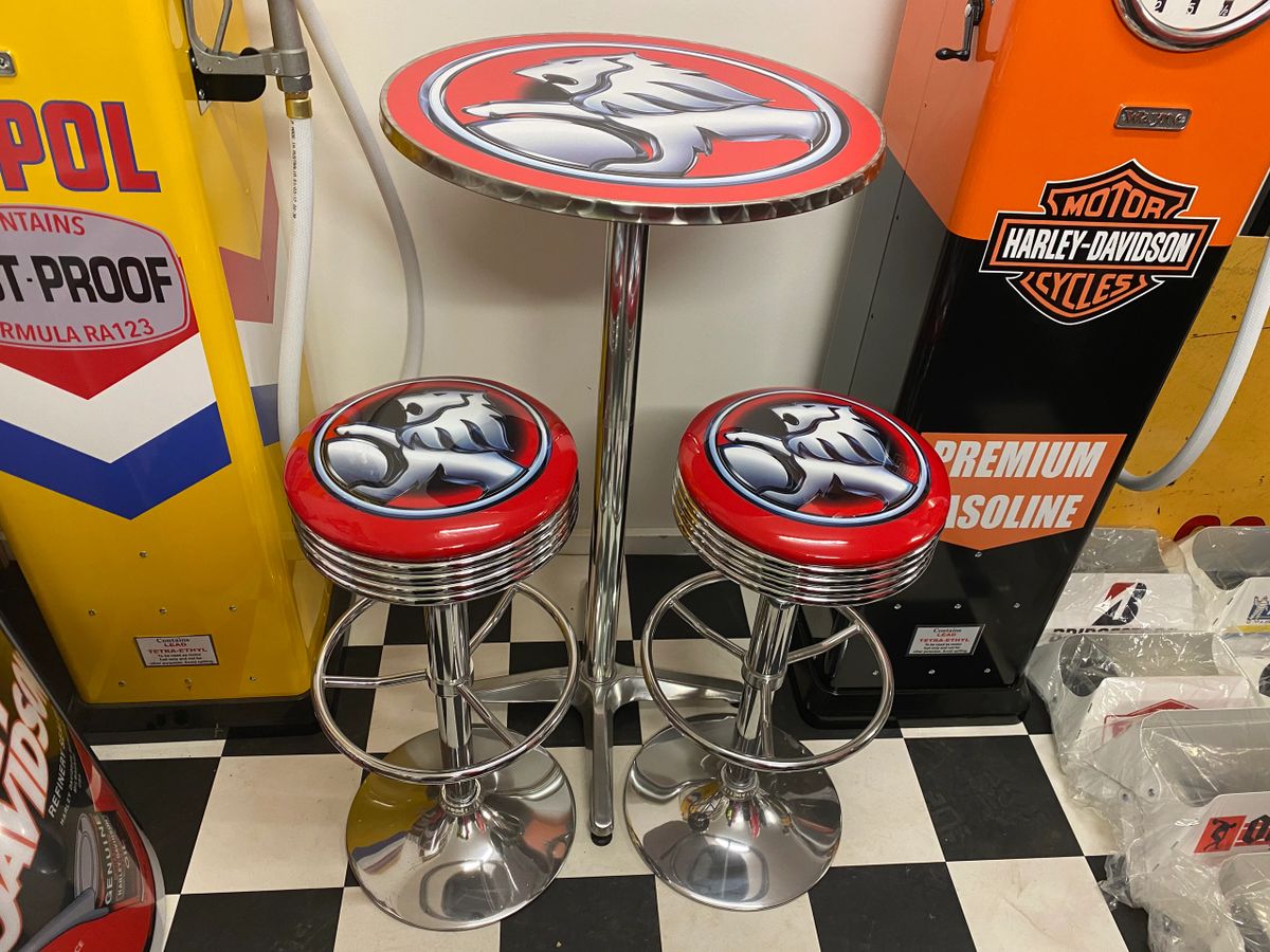 HOLDEN RED LION TABLE & 2 STOOL PACKAGE