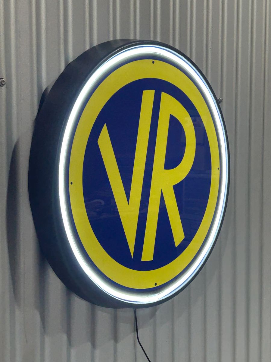 VICTORIAN RAILWAYS VR LOCOMOTIVE LOGO NEON SIGN 650 MM DIAMETER 240 V