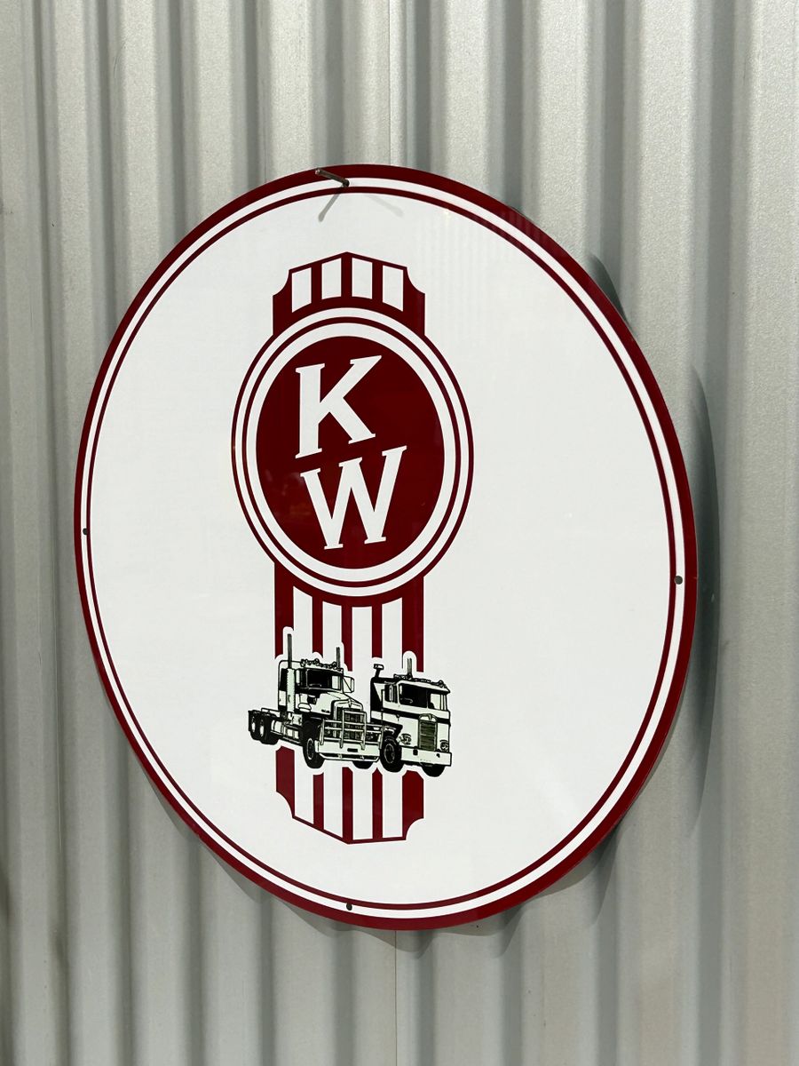 KW TRUCKS 560 MM ROUND METAL SIGN