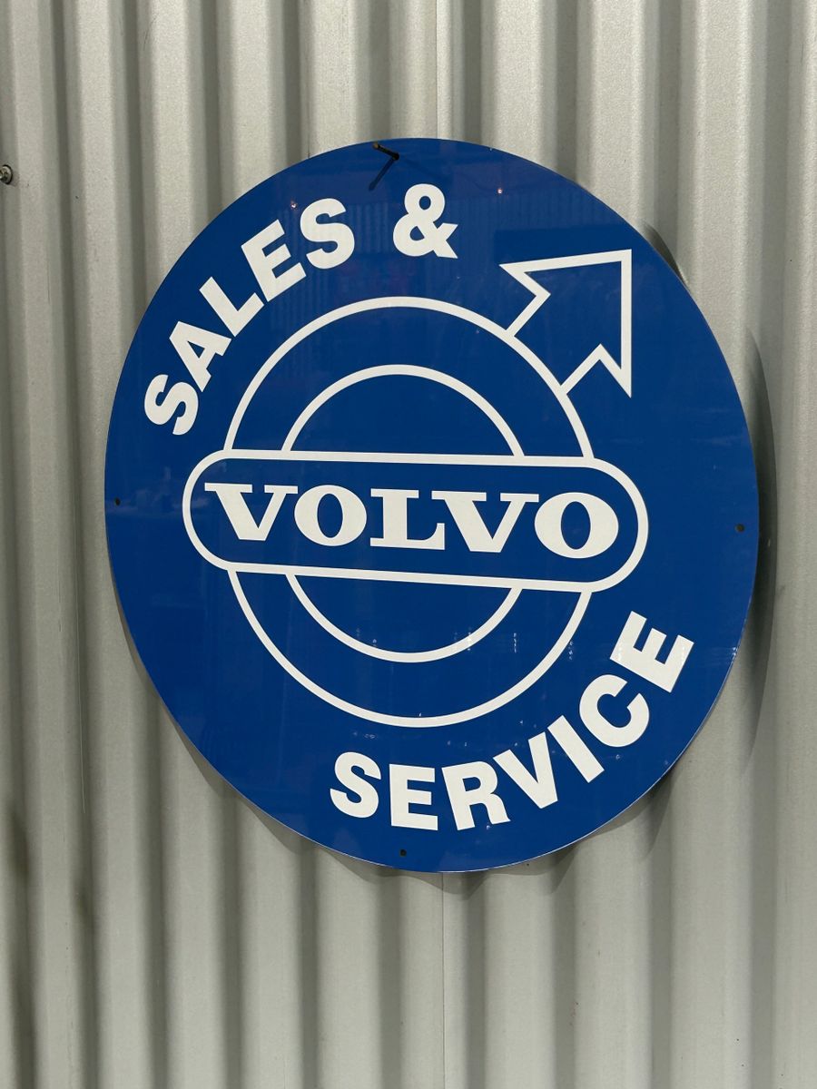 VOLVO SALES & SERVICE 560 MM ROUND METAL SIGN