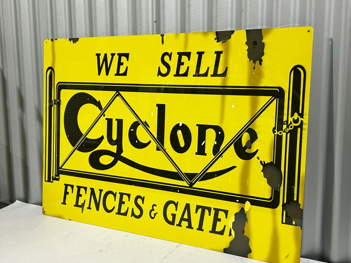 CYCLONE GATES HUGE 810 MM X 555 MM METAL SIGN