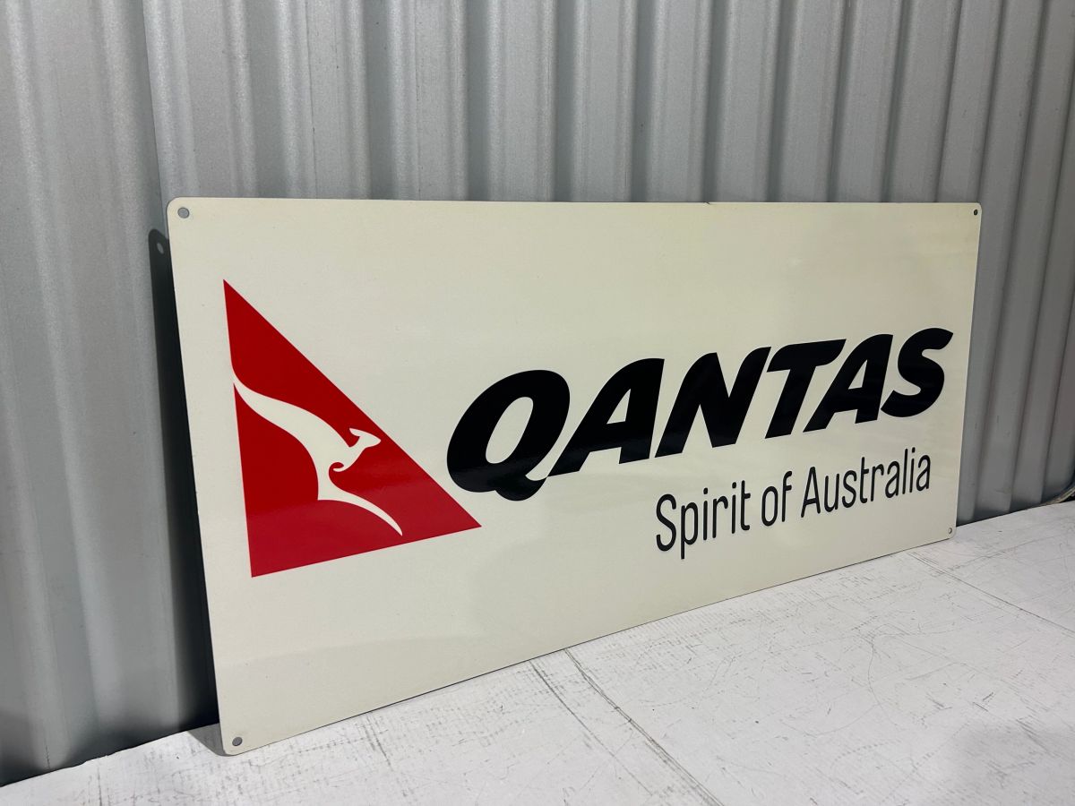 QANTAS 810 X 380 MM METAL SIGN