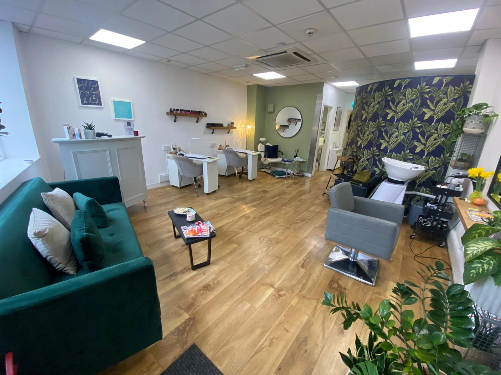 Beauty Salon, Nail Salon - Pure Bliss Beauty - Wokingham, England