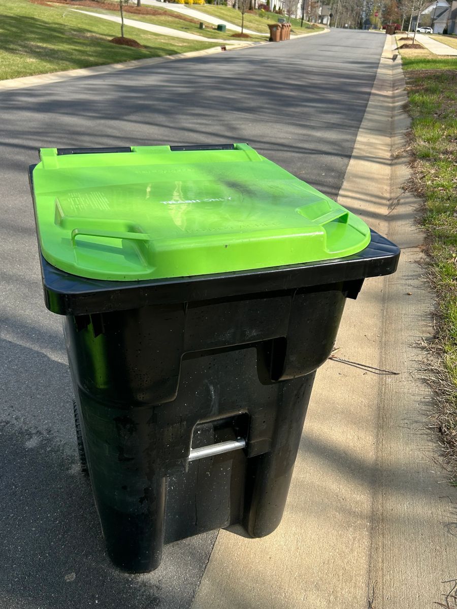 1 Garbage Can Cleaning Every 12 Weeks (4 total cleanings) at $18 per can