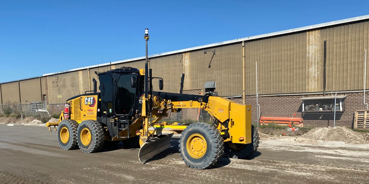 Final Trim Gps Uts Grader Hire - HRV WEST pl