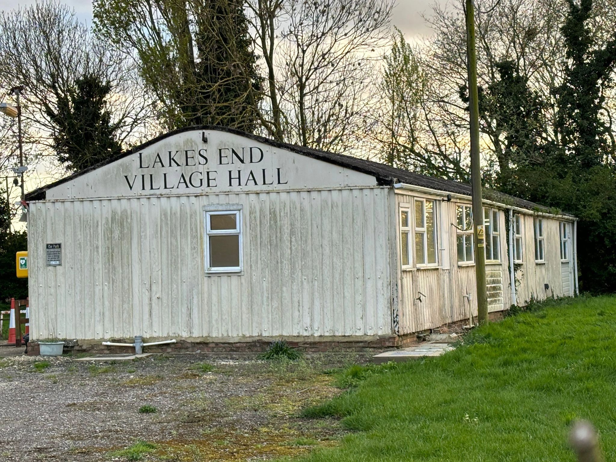 lakesendvillagehall.com