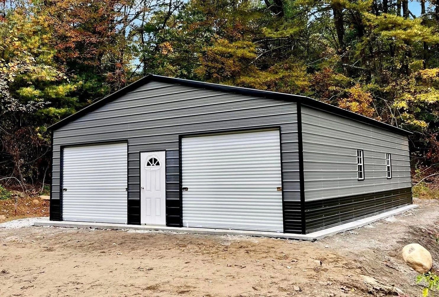 28' x 40' Two Tone Metal Building