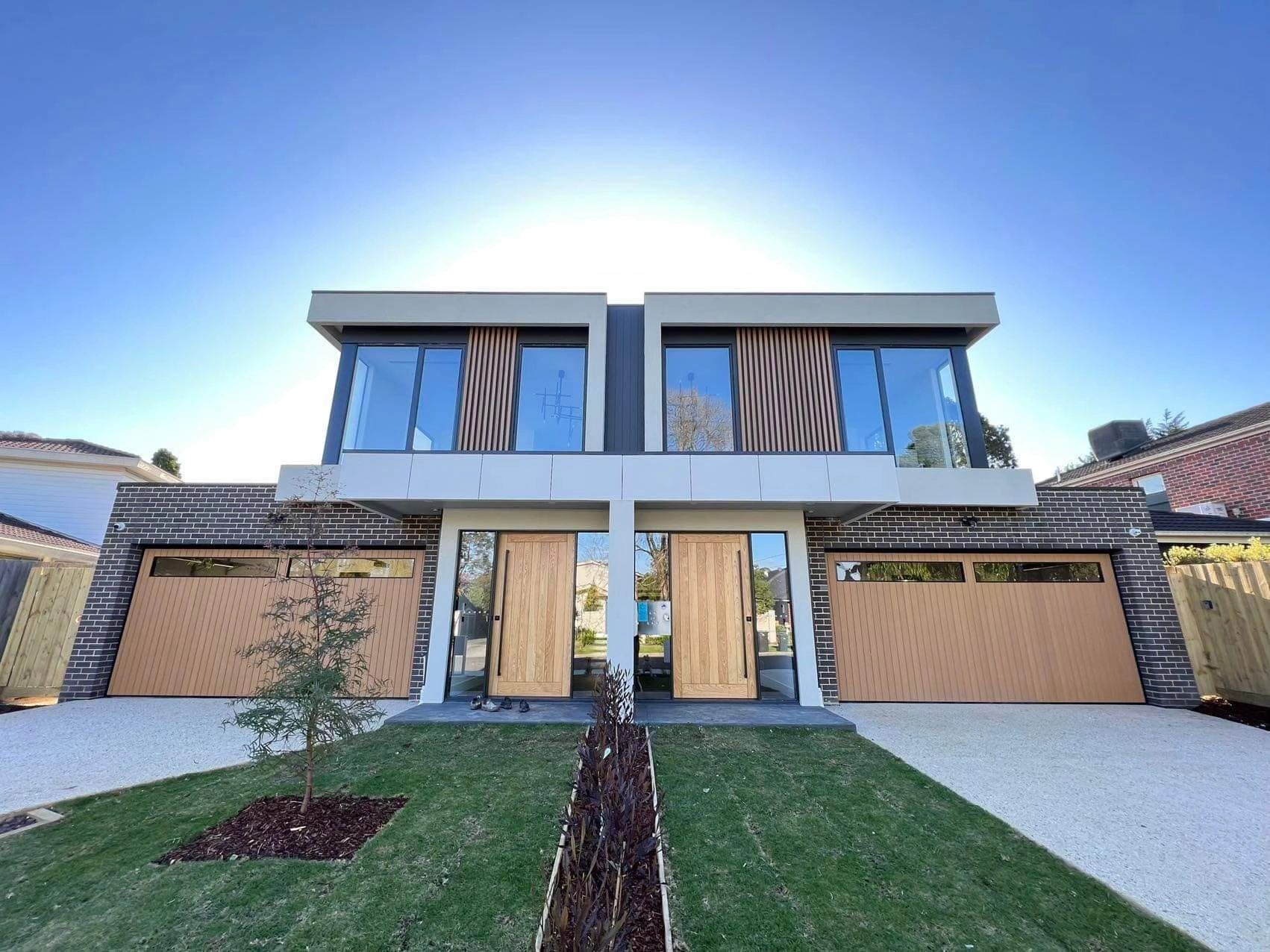 Quality Garage Doors and Automatic Gates | Amplify Building Solutions