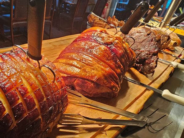 Delicious Sunday Carvery at The Four Crossroads Inn