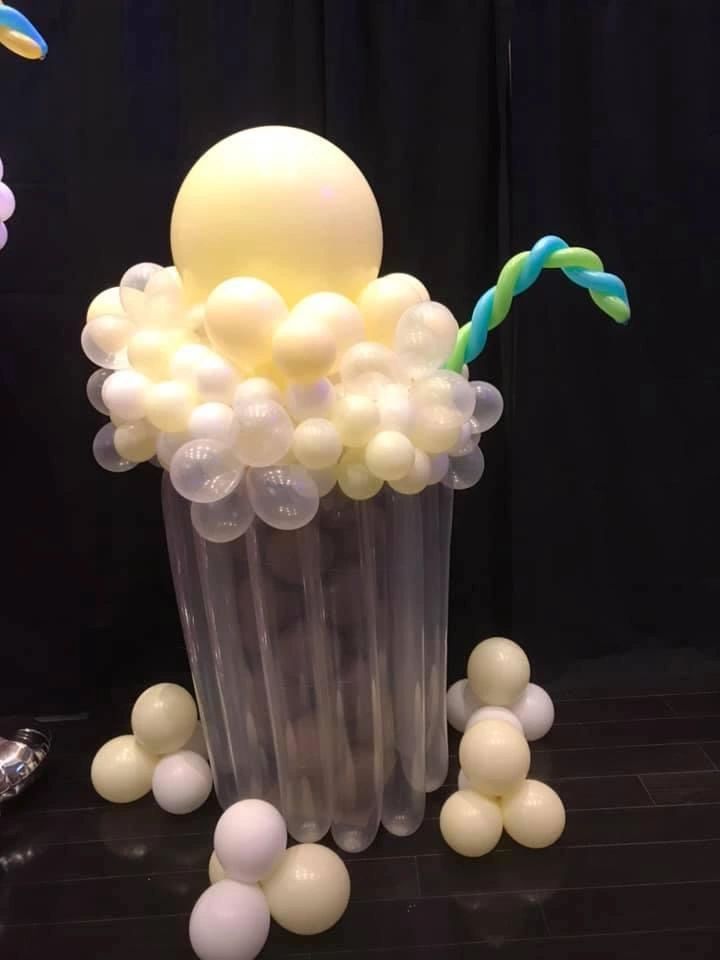 Root beer float balloon column