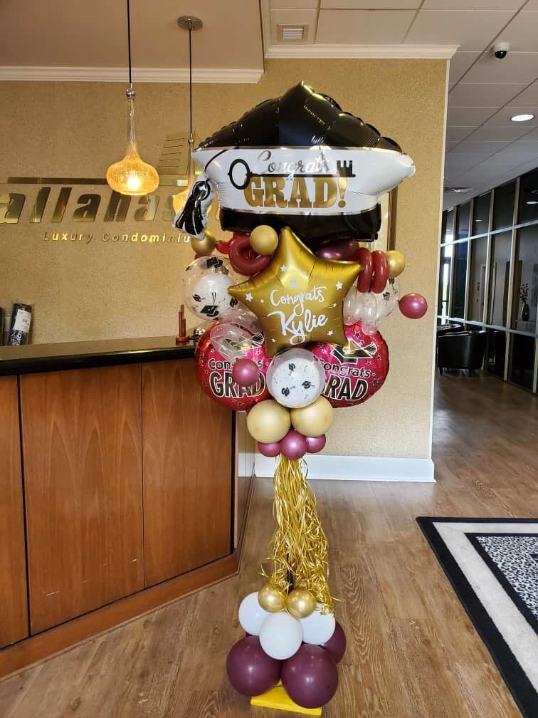 Graduation Cap balloon bouquet column