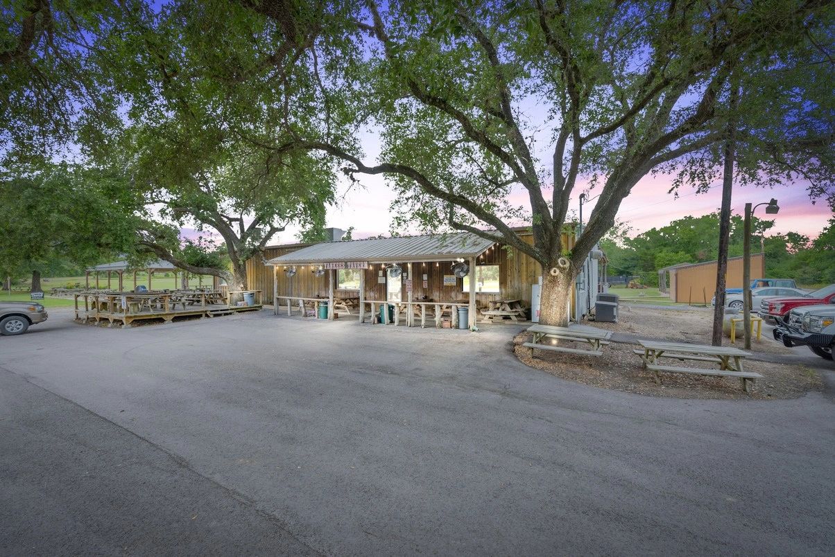 Yankee's Tavern & Grill